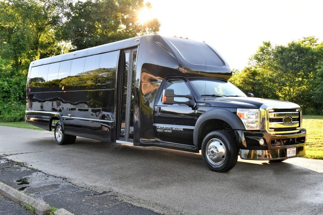 Limousines and party bus cincinnati - Motortoys Limo & Party Bus