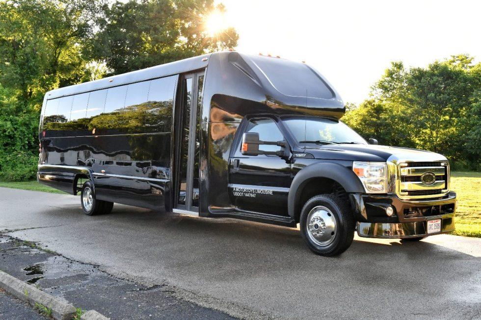 Limousines and party bus cincinnati - Motortoys Limo & Party Bus